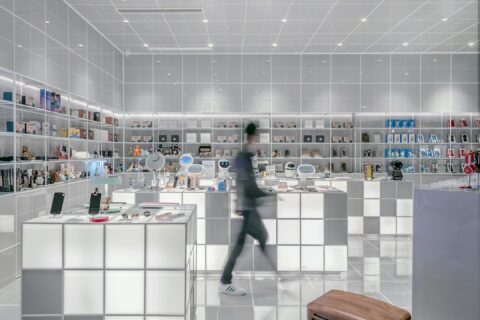 Exploring Different Career Paths: Traditional vs. Non-Traditional ...